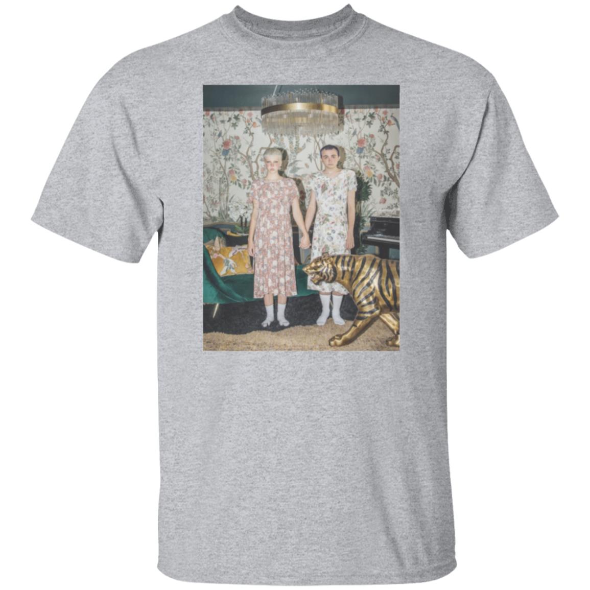 Emmy Lan Hand Holding Emmy Hartman Merch - Tiotee