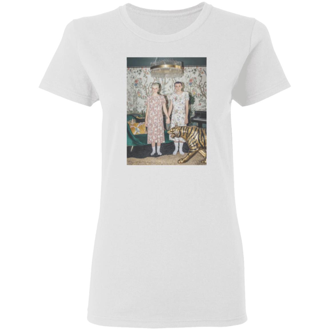 Emmy Lan Hand Holding Emmy Hartman Merch - Tiotee