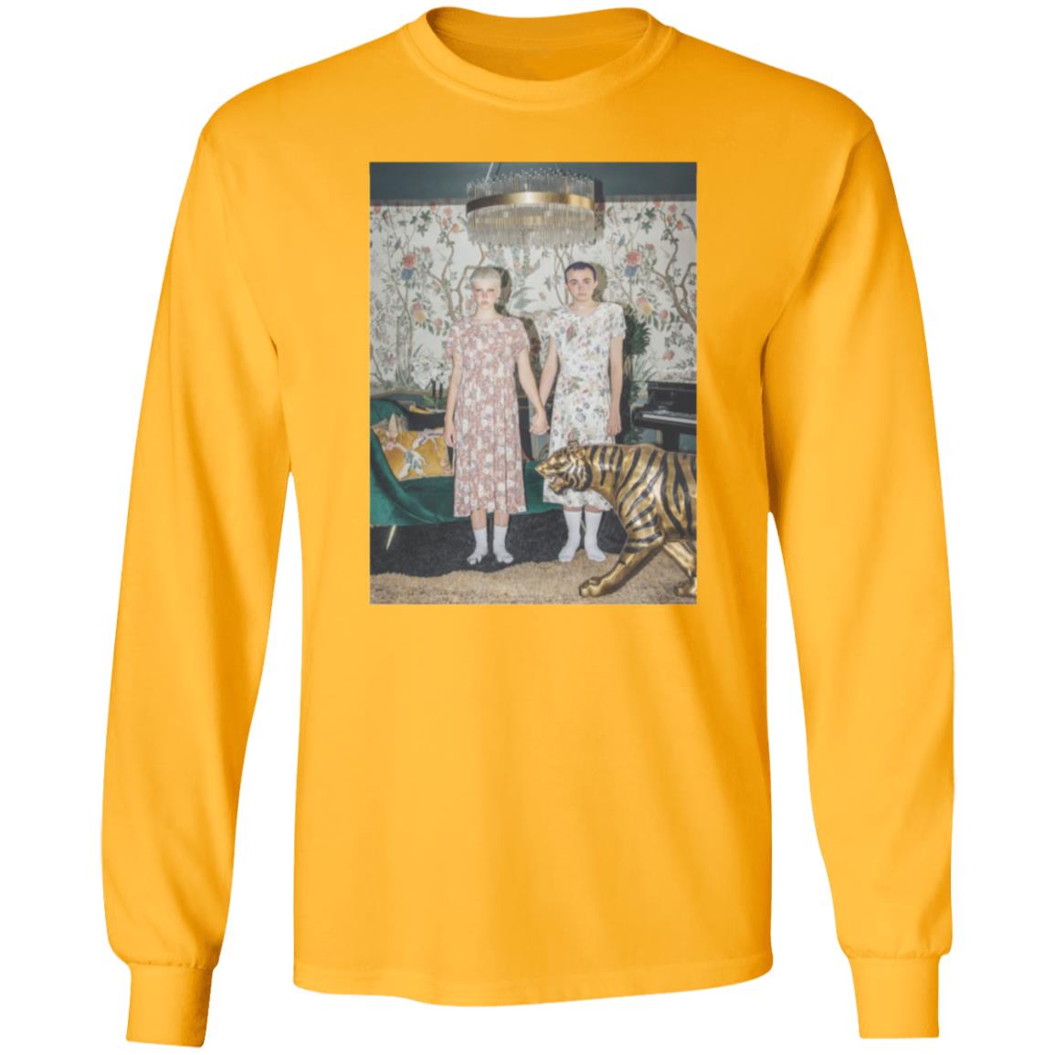 Emmy Lan Hand Holding Emmy Hartman Merch - Tiotee